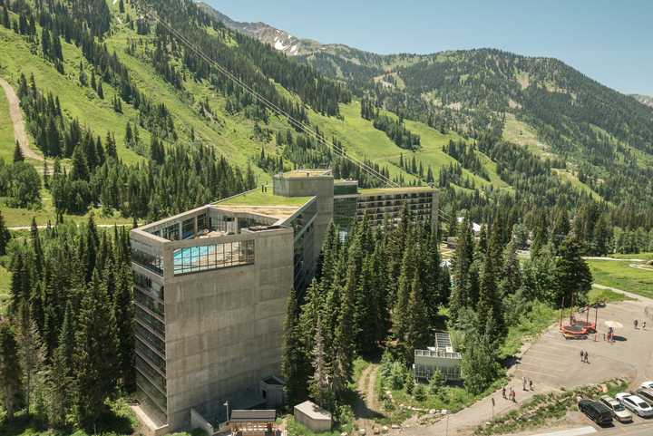 Photo Gallery - The Cliff Club